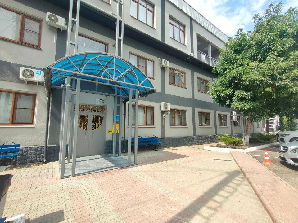 Yüksekokul Колледж права, экономики и управления, Krasnodar, foto