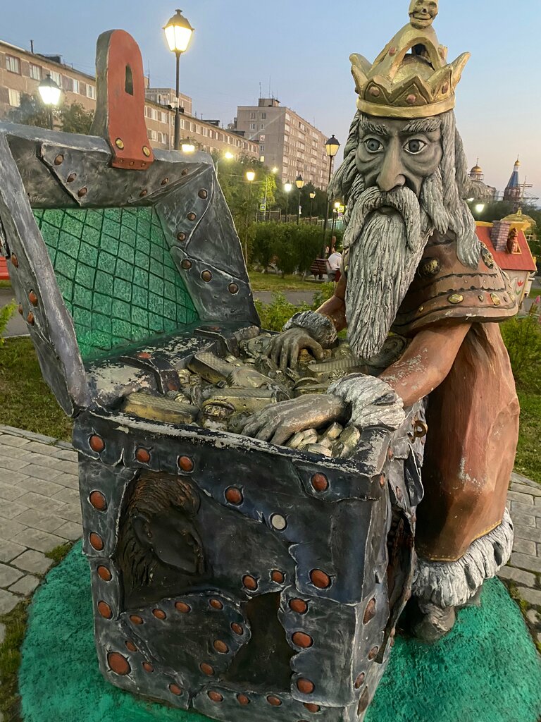 Park, sokak heykeli Двенадцать месяцев, Murmansk, foto