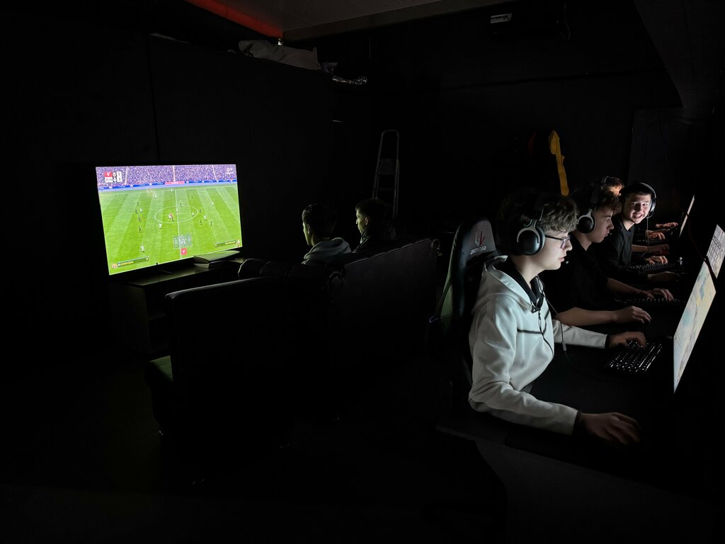 Bilgisayar kulübü Комп.Здесь, İrkutskaya oblastı, foto