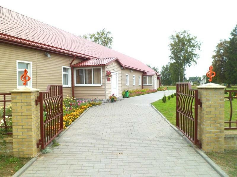 Ortaokul Muzykalnaya shkola Iskusstv Detskaya Porechskaya Guo, Grodnenskaya oblastı, foto