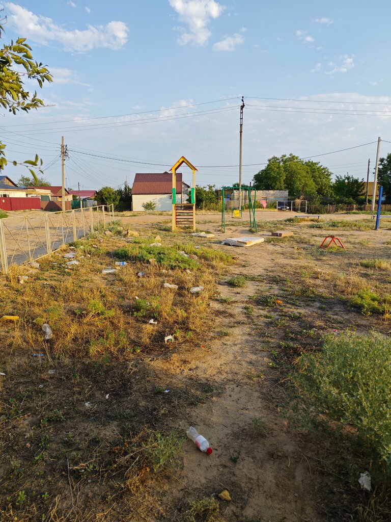 Oyun alanı Playground, Astrahan, foto