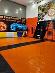 СК Русич (ulitsa 30 let Pobedy No:31), spor okulları  Surgut'tan