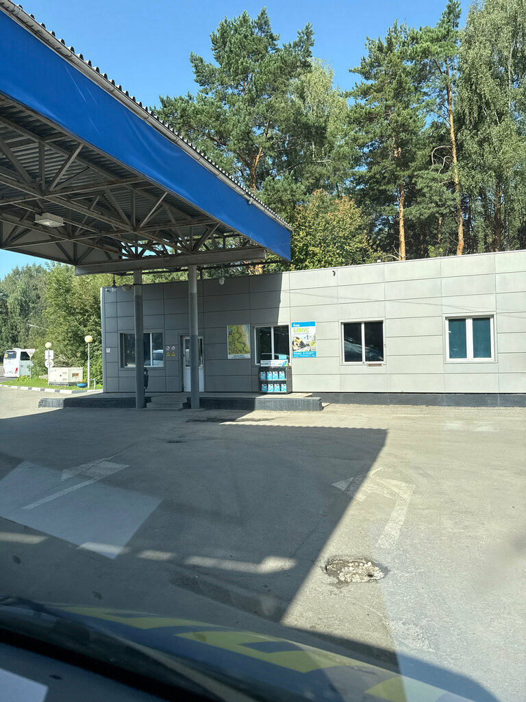 Benzin istasyonu Gazpromneft, Kaluga, foto