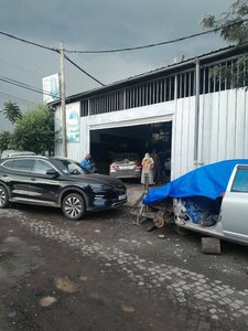 Alemneh Garage (Addis Ababa, Bole, Kebele 93), otomobil servisi  Addis Ababa'dan