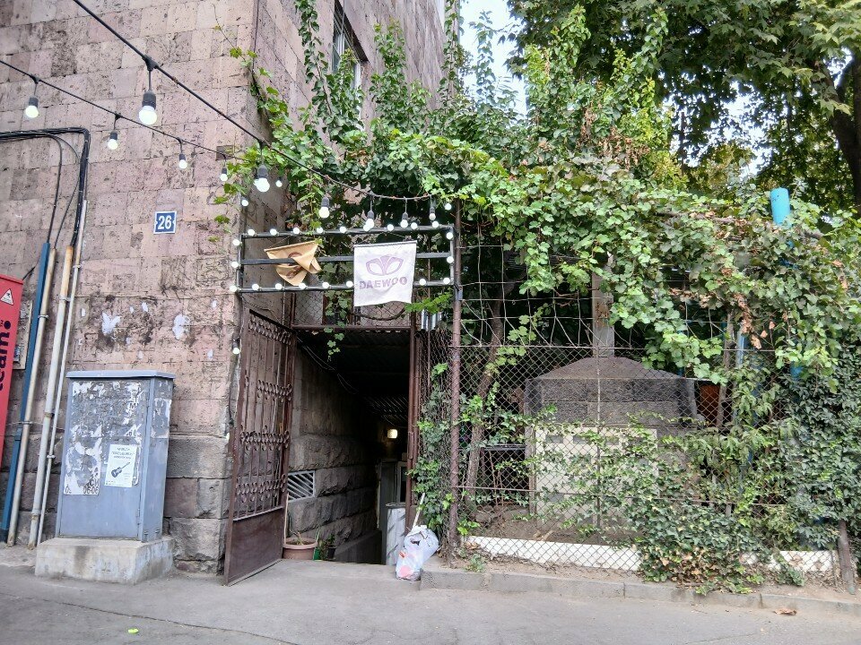 Otomobil yedek parçaları Santa's Auto, Erivan, foto