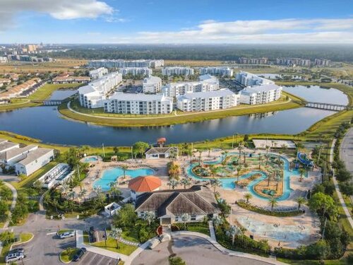 Waterpark and Luxury Clubhouse Access - Amazing and Cozy Retreat, hotel ...
