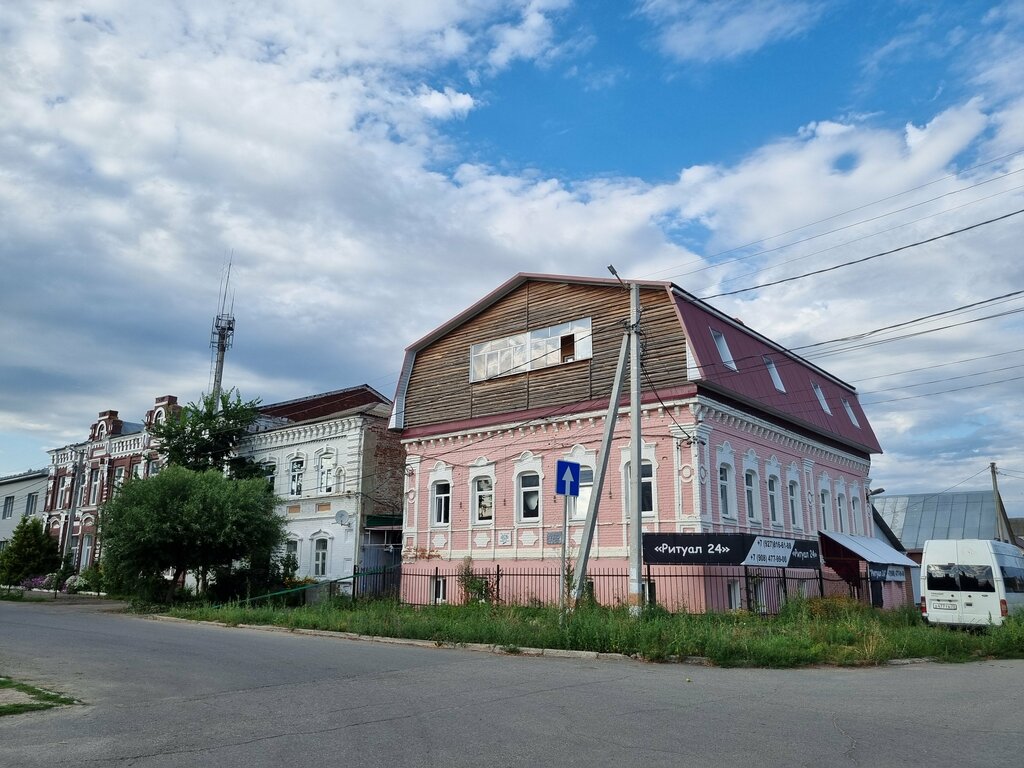 Turistik yerler Здание гостиничных номеров доходного дома Р.А. Фишера, Dmitrovgrad, foto