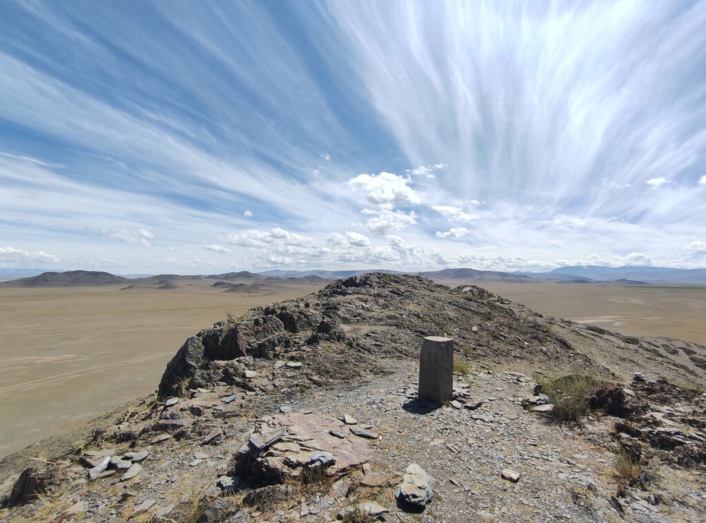 Dağ zirvesi Гора Джалгизтобе 1936 метров, Altay Cumhuriyeti, foto