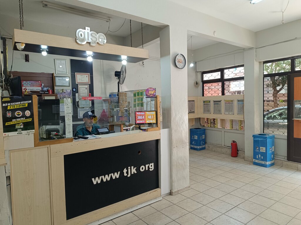 Oyun ve şans oyunu makinaları Orhan Kıran iddaa ganyan şans oyunları bayii, İstanbul, foto