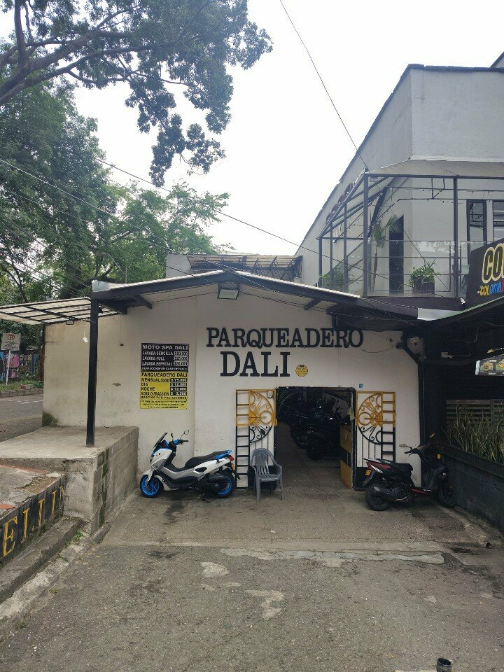 Otopark alanı Parqueadero Dali, Medellin, foto