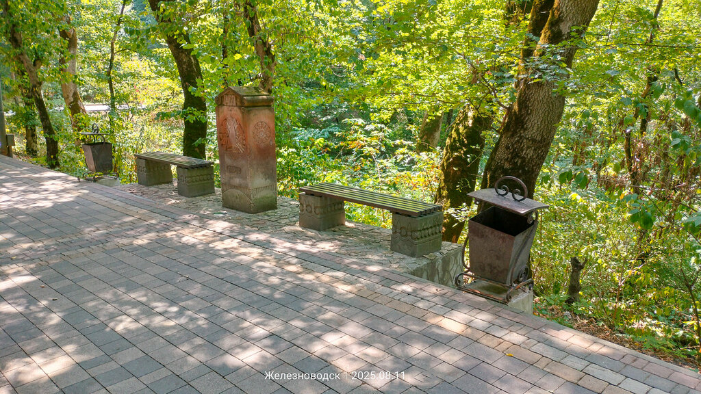 Dekorasyon ve süsleme, onur panosu 1400 м. Парус, Zheleznovodsk, foto