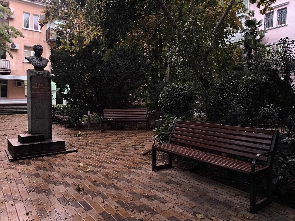 Anıt, heykel Художнику Федору Александровичу Васильеву, Yalta, foto