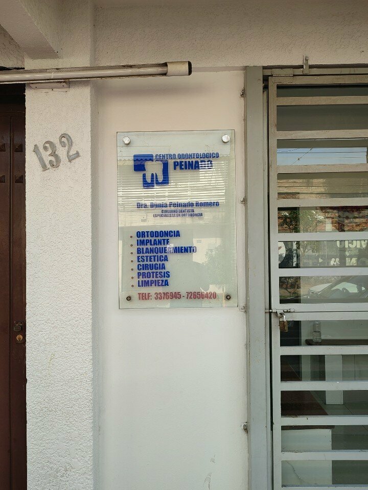 Özel ağız ve diş sağlığı klinikleri ve muayenehaneleri Peinado Dental Center, Santa‑Krus, foto