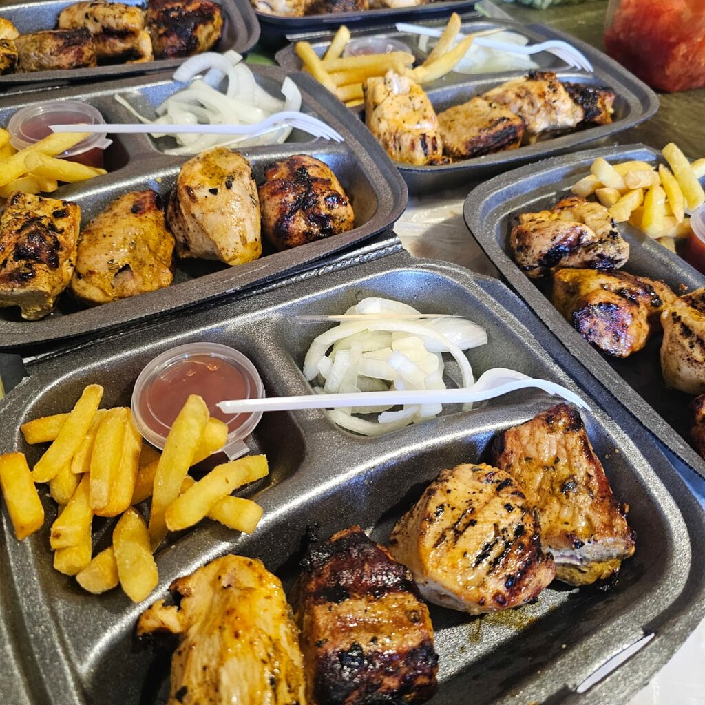 Kafe Ауууф шашлыки на иизззи, Omskaya oblastı, foto