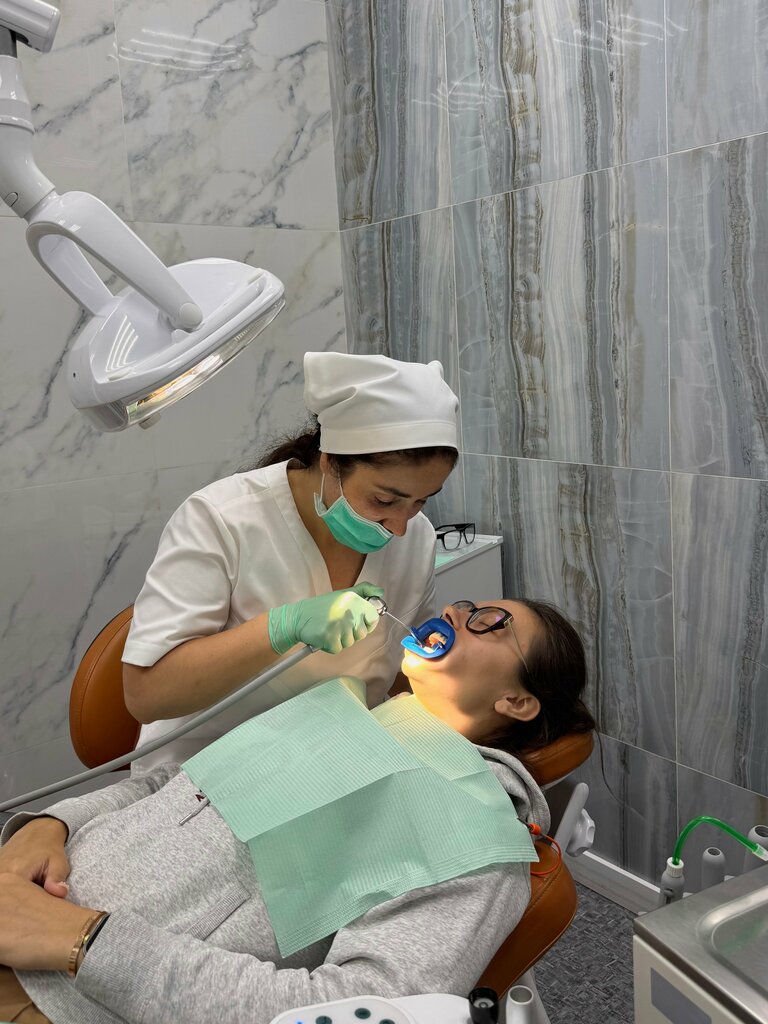 Özel ağız ve diş sağlığı klinikleri ve muayenehaneleri Gigienist Nelli Abieva, Saint‑Petersburg, foto