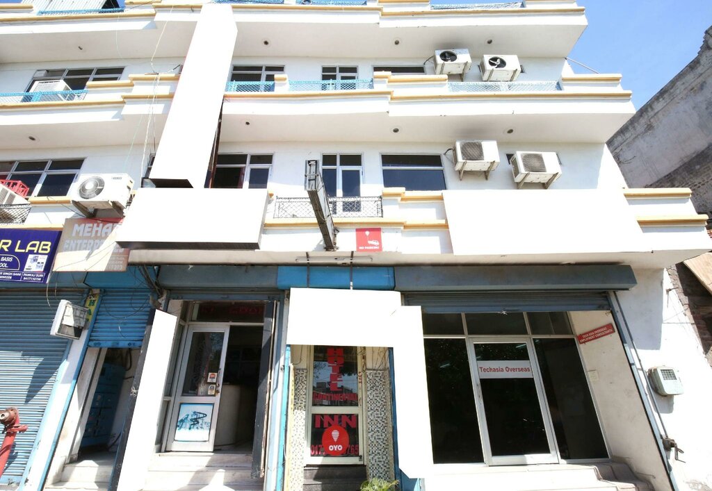 Otel Oyo 5956 Hotel Continental Inn 42, Çhandigarh, foto