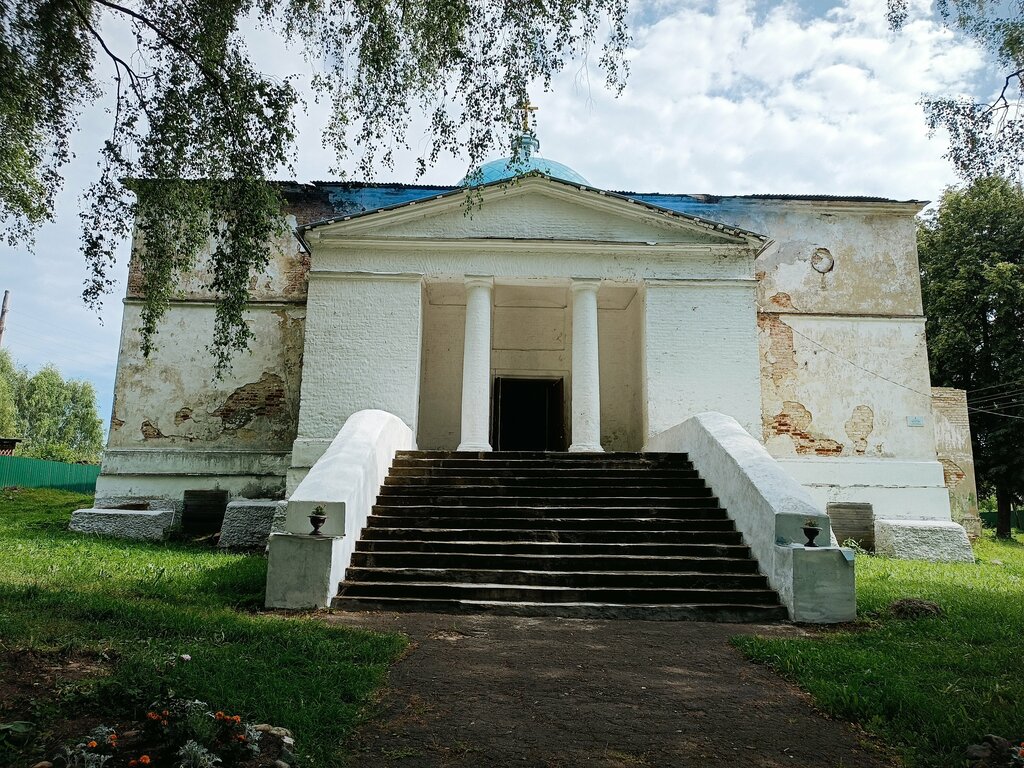 Ortodoks kiliseleri Собор Воскресения Христова в Некрасовском, Yaroslavskaya oblastı, foto