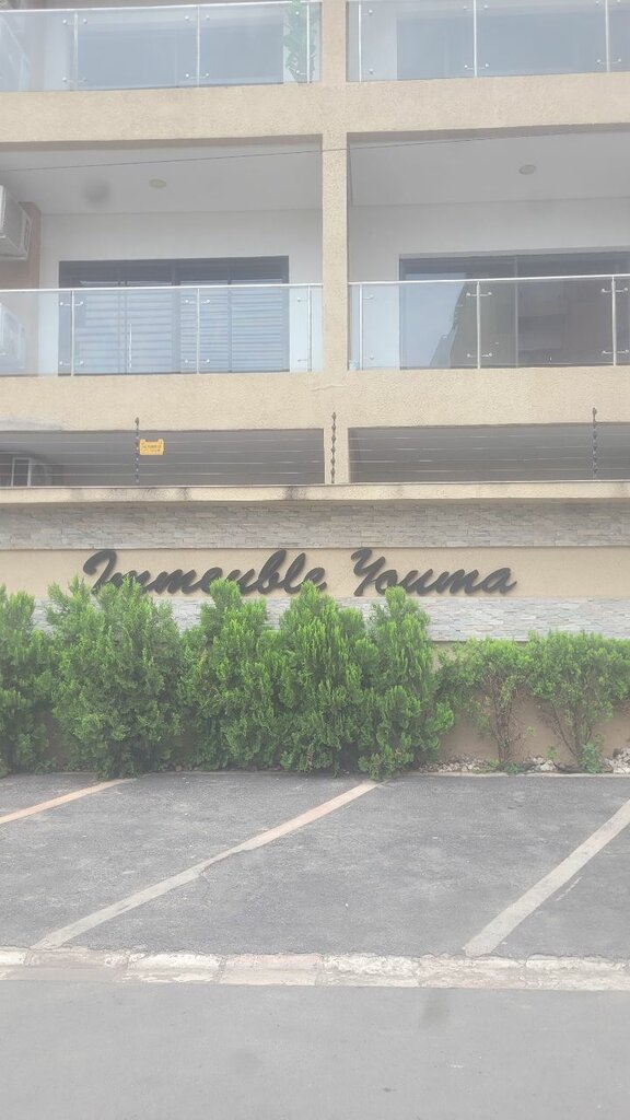 Yol yapımı ve bakımı Youma Ibh Ci Building, Abican, foto