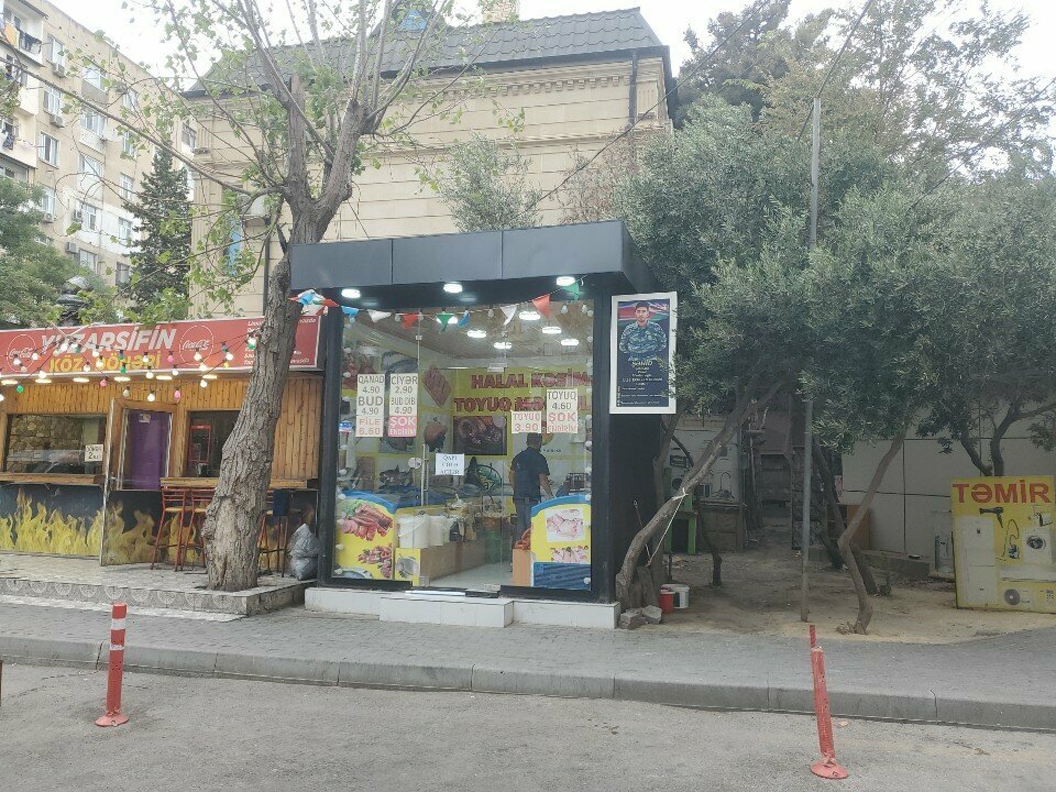 Kanatlı hayvan ürünleri ve yumurta Halal Kəsim, Bakü, foto