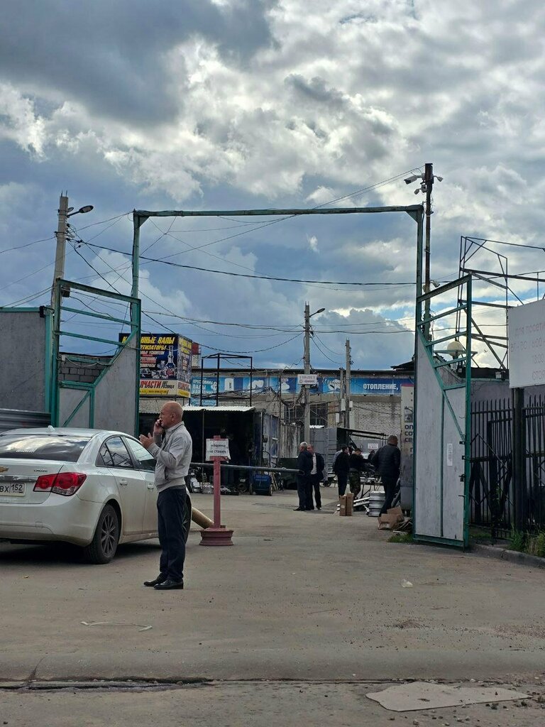 Kamyon yedek parça El-Askar, Nijni Novgorod, foto