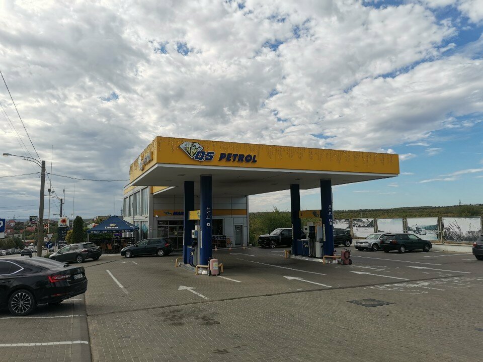 Benzin istasyonu Qs Petrol, Dünya, foto