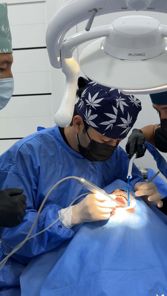 Özel ağız ve diş sağlığı klinikleri ve muayenehaneleri Rustamov's Dental Clinic, Taşkent, foto