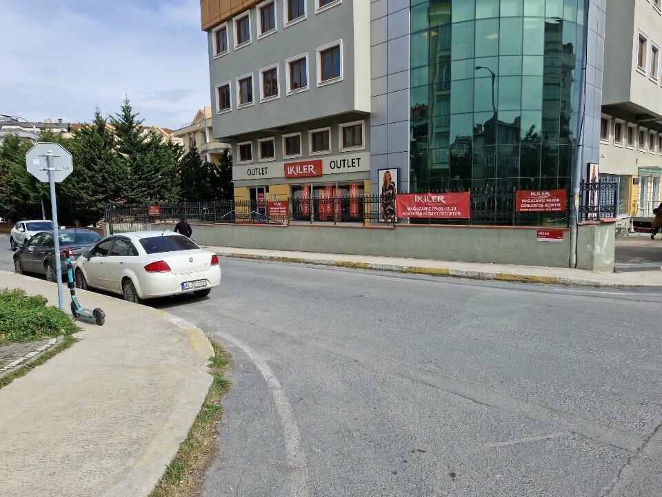 Giyim mağazası İkiler, İstanbul, foto