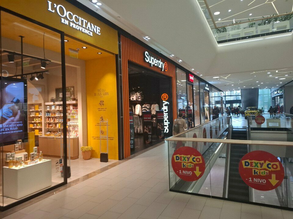 Giyim mağazası Superdry, Novi Sad, foto