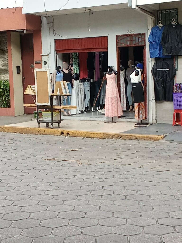 Dış giyim mağazası Tienda de ropa Andres, Santa‑Krus, foto