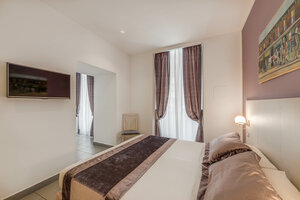Trevi Palace Hotel (Via Ventiquattro Maggio No:43), otel  Roma'dan