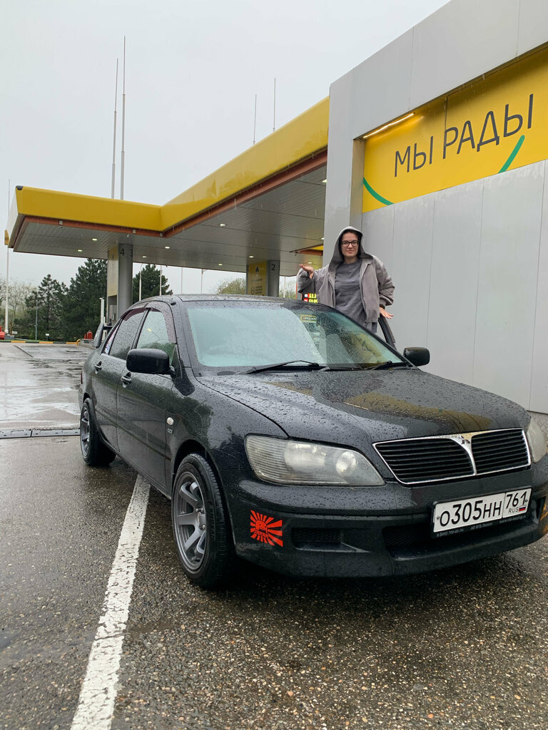 Benzin istasyonu Rosneft, Rostov‑na‑Donu, foto