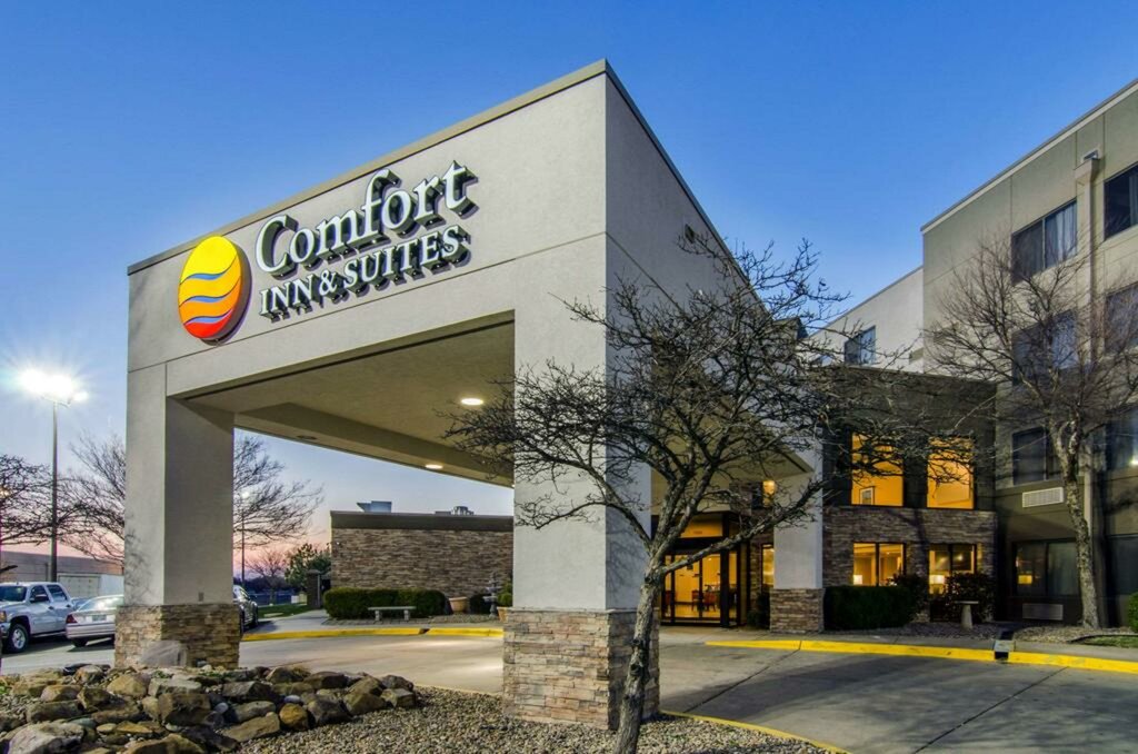 Otel Comfort Inn & Suites, Wichita, foto