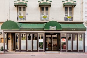 Crystal Hotel (Rue Collange No:16ter, Levallois-Perret), otel