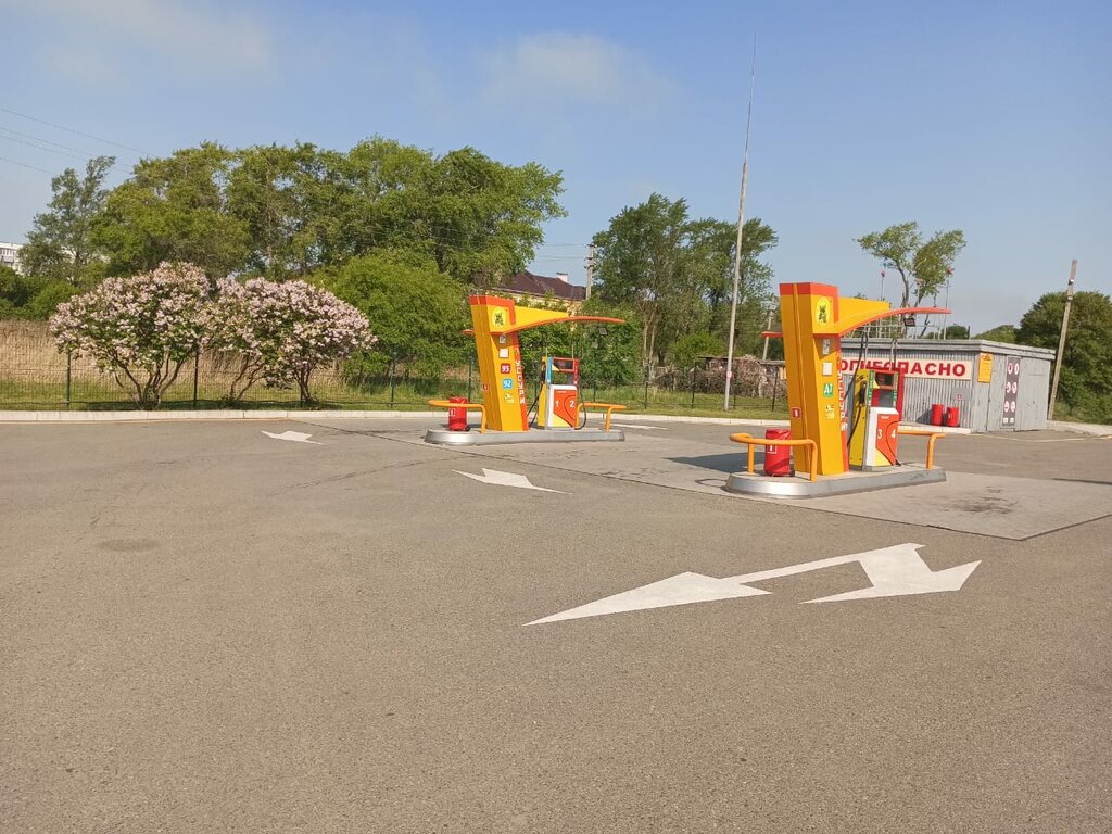 Benzin istasyonu Уссурнефтепродукт, Primoriye, foto