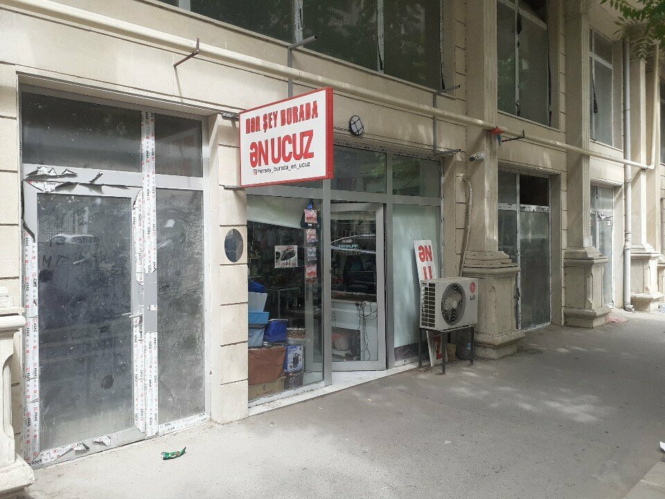 Mini-market Hər Şey Burada, Bakü, foto