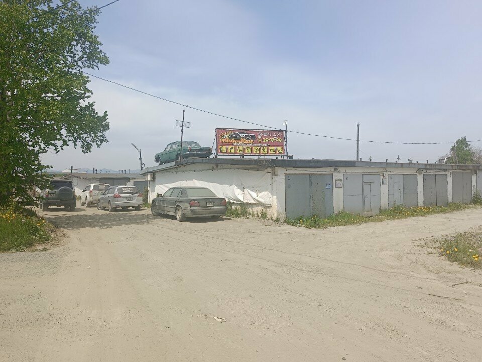 Heykel ve mezarlık taşı üreticileri Дань Памяти, Sakhalinsk, foto