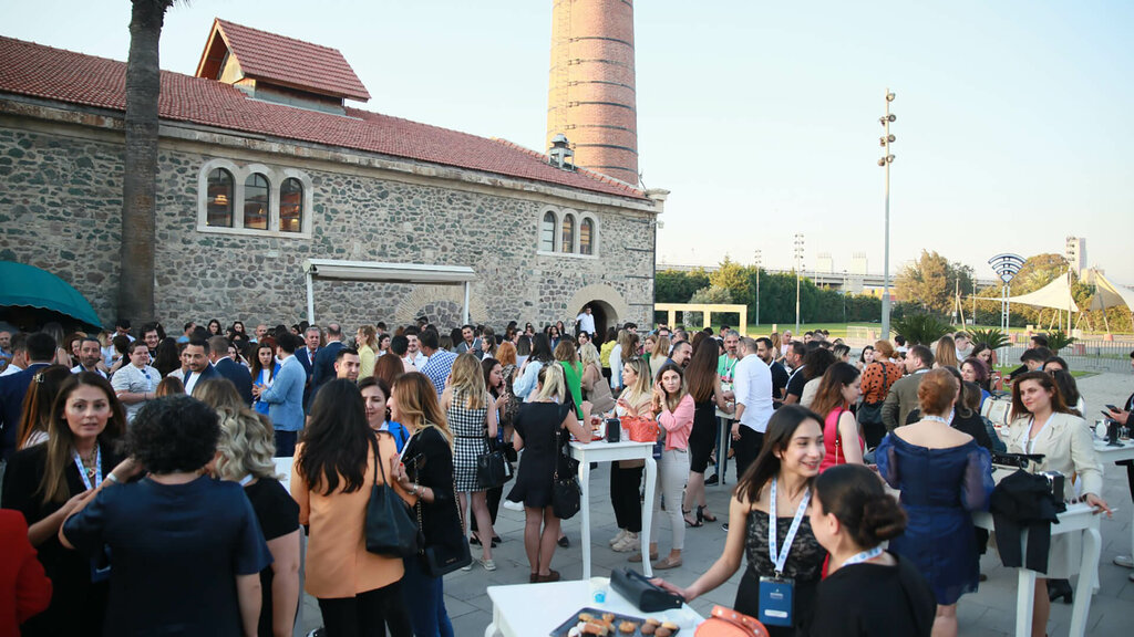 Üniversiteler Dokuz Eylül Üniversitesi Denizcilik Fakültesi Mezunları Derneği, İzmir, foto