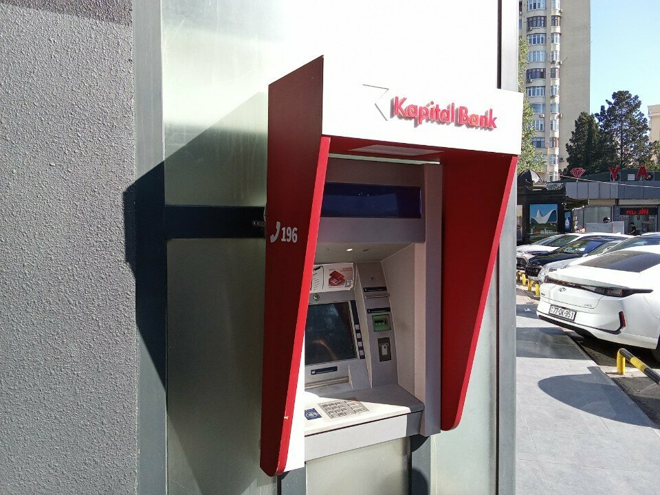 ATM'ler Kapital Bank, Bakü, foto
