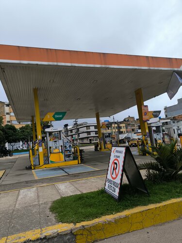 Benzin istasyonu Eds Primax El Triunfo, Tunja, foto