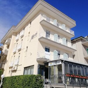 Hotel Morri (Emilia-Romagna, Rimini, Bellaria-Igea Marina, Via Cristoforo Colombo, 57), otel  Bellaria – Igea Marina'dan