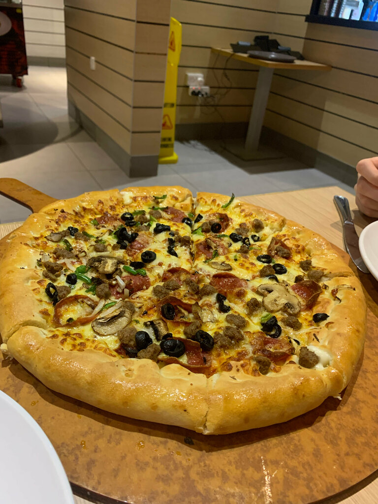 Pizzacılar Pizza Hut, Dubai, foto