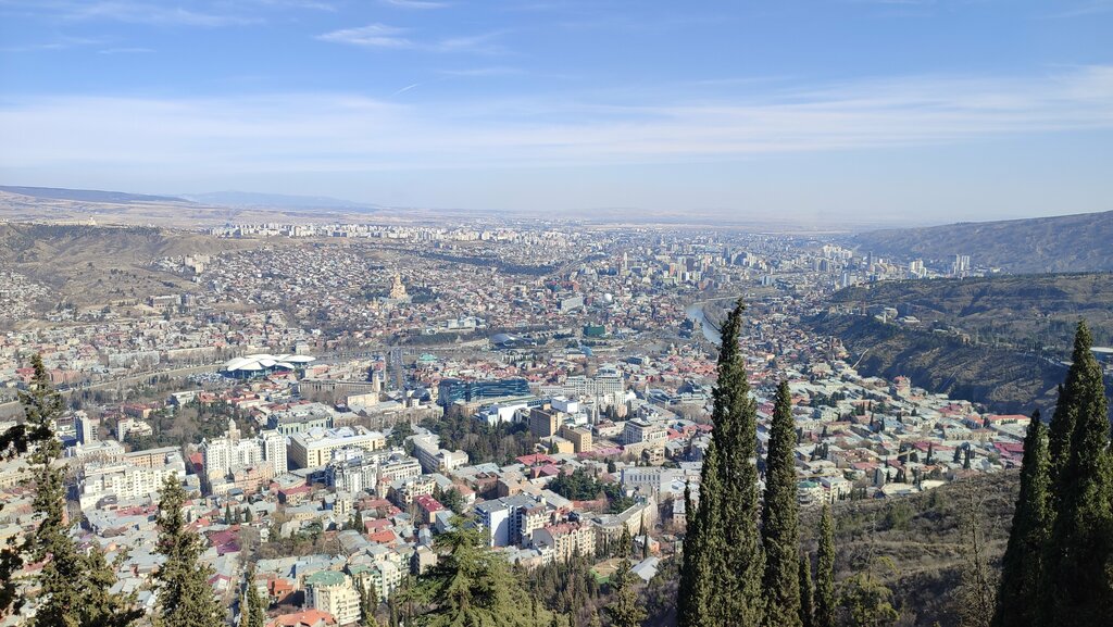 Hızlı ulaşım istasyonu Maro Mayashvili's ascend, Tiflis, foto