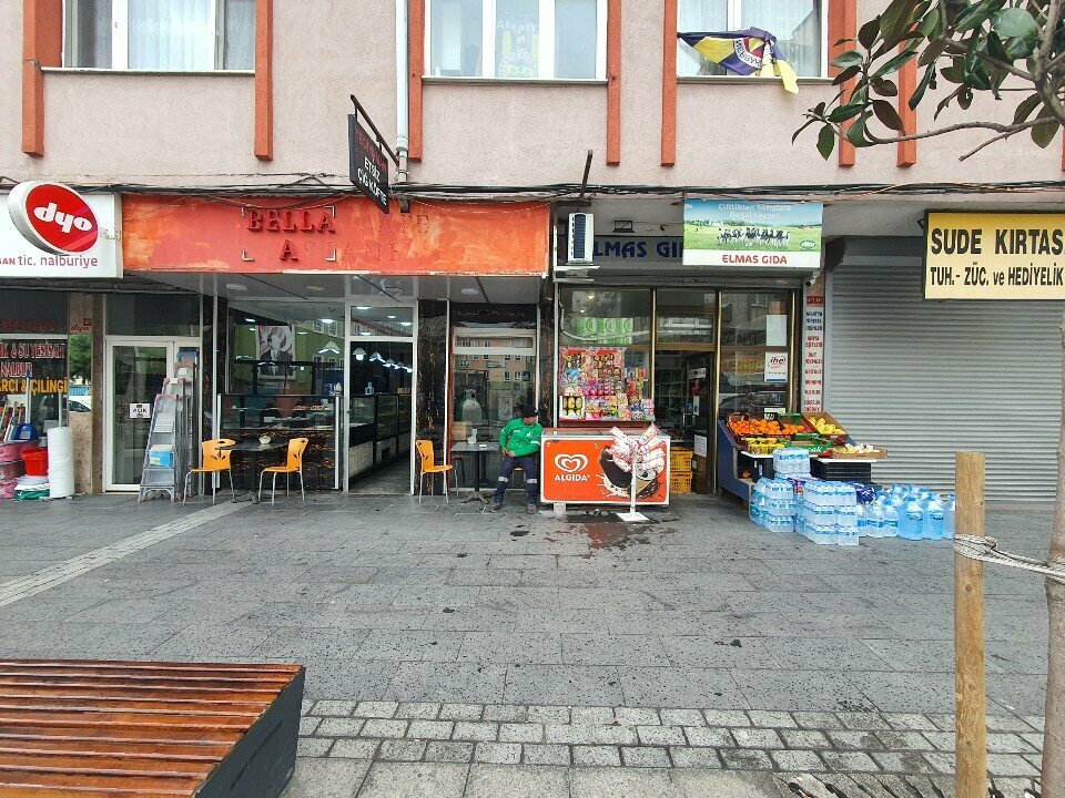 Giyim mağazası Vazgeçilmezim Giyim Dünyasi, İstanbul, foto