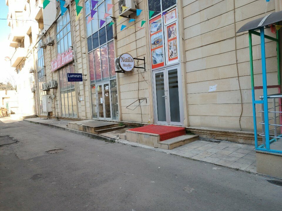 Güzellik salonu Nails studio, Bakü, foto