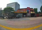 Taller Tucan (Santa Cruz de la Sierra, Distrito Municipal 1, Avenida Marcelo Terceros Banzer), oto döşeme  Santa‑Krus'tan
