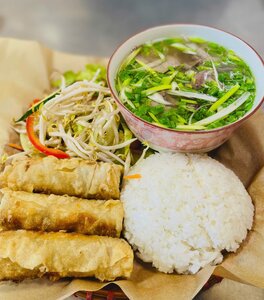 Vietlunch (No:31с4, Znamya Oktyabrya Village), kafe  Moskova'dan
