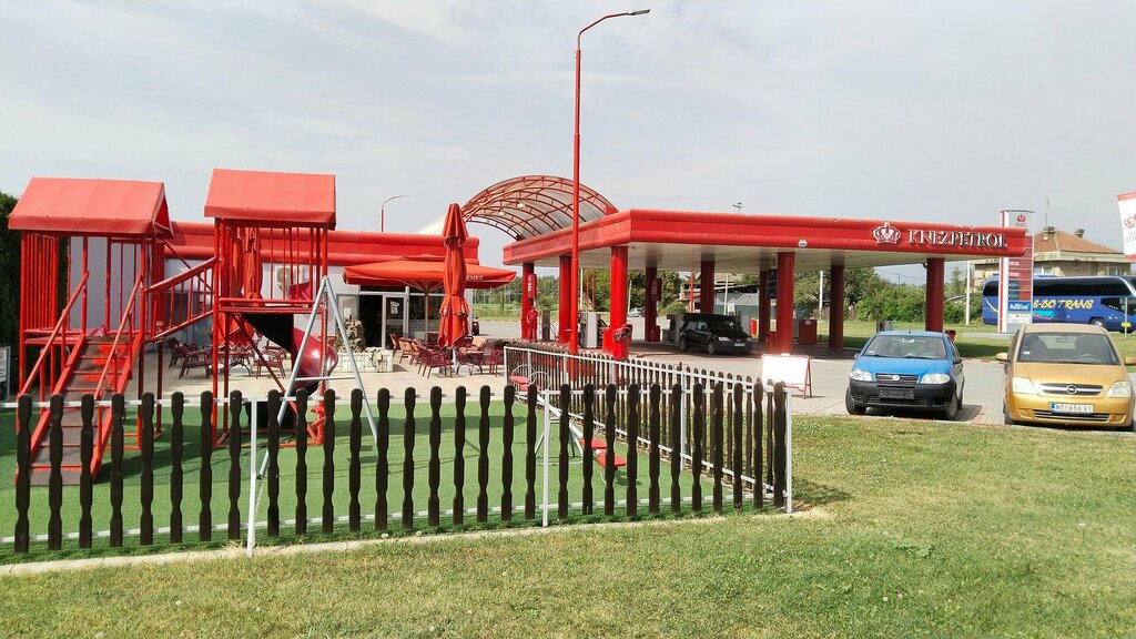 Benzin istasyonu Knez Petrol, Güney Backa İlçesi, foto