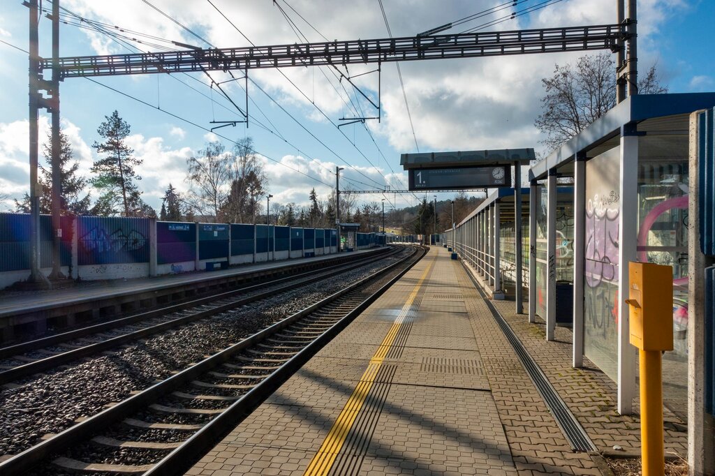 Tren istasyonu Pyšely, Orta Bohemya Bölgesi, foto