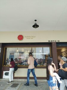 Pasteleria y panaderia Astor (Antioquia, Municipio de Medellín, La Candelaria, Calle 52, 47-42), pasta, şekerleme ve tatlı  Medellin'den