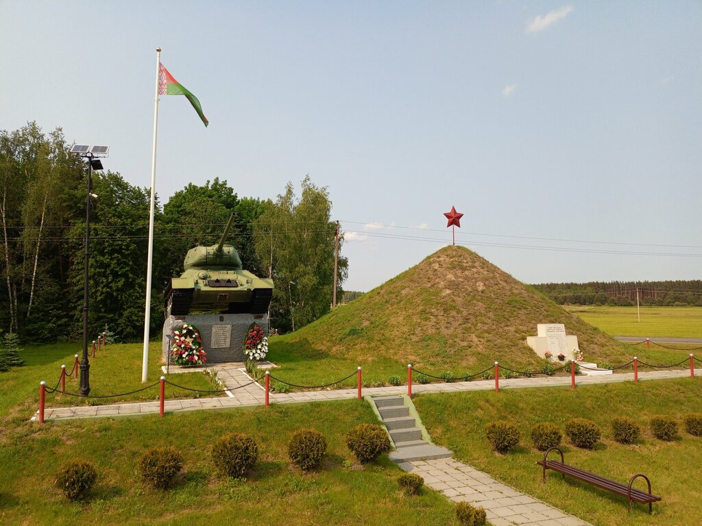Anıt, heykel Курган Славы, Brestskaya oblastı, foto